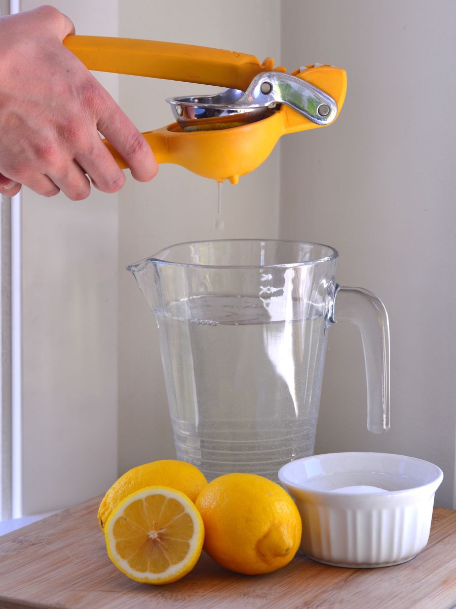 Healthy Sugar Free Lemonade - Simple Nourished Home